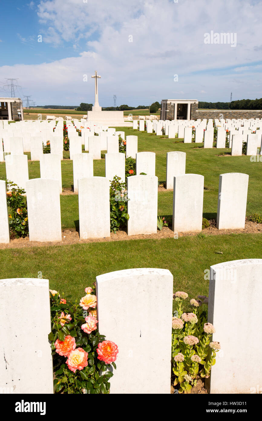 First World War graves at a cemetary on the Somme, Northern France ...