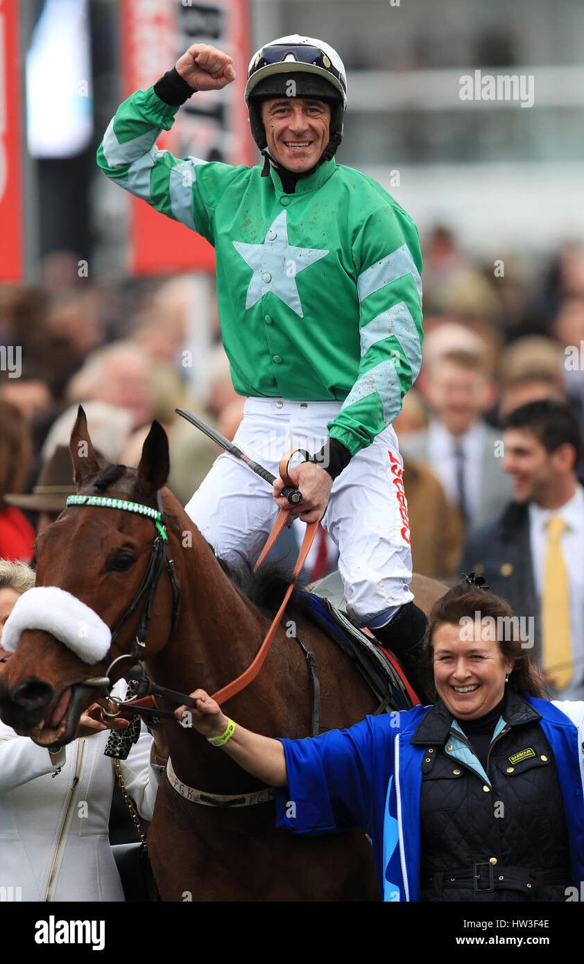 Percy williams hi-res stock photography and images - Alamy