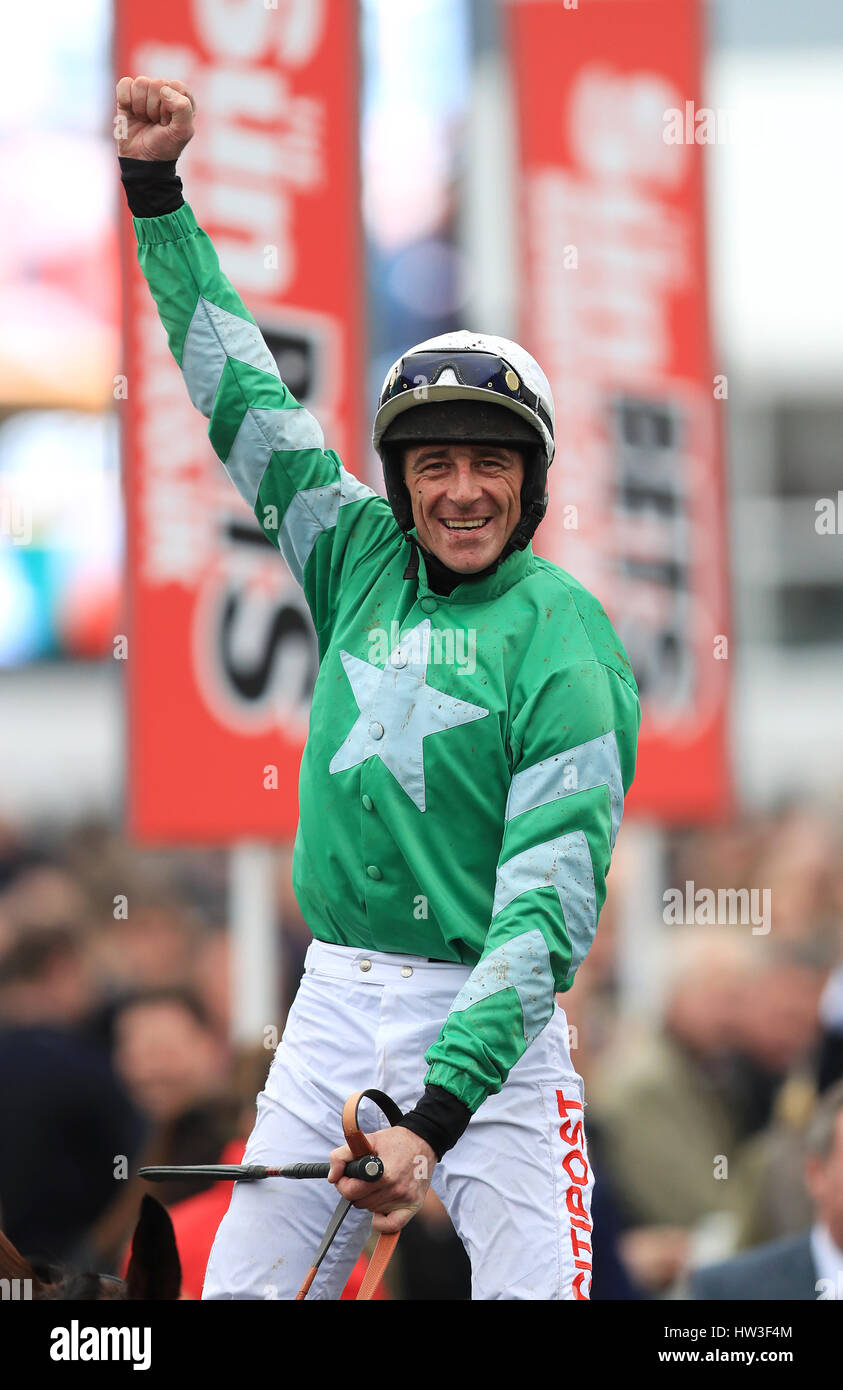 Jockey Evan Williams on Presenting Percy after winning the Pertemps ...
