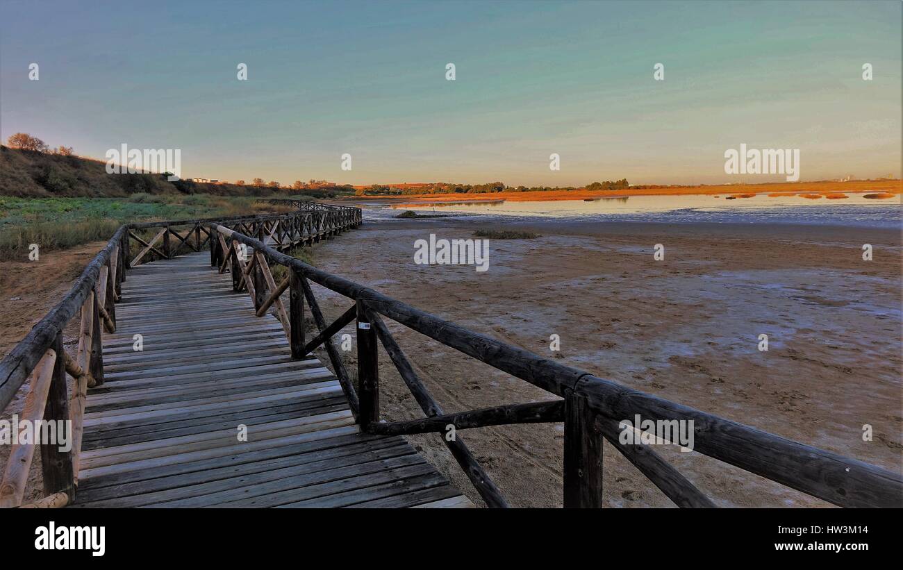 Bridge access hi-res stock photography and images - Alamy