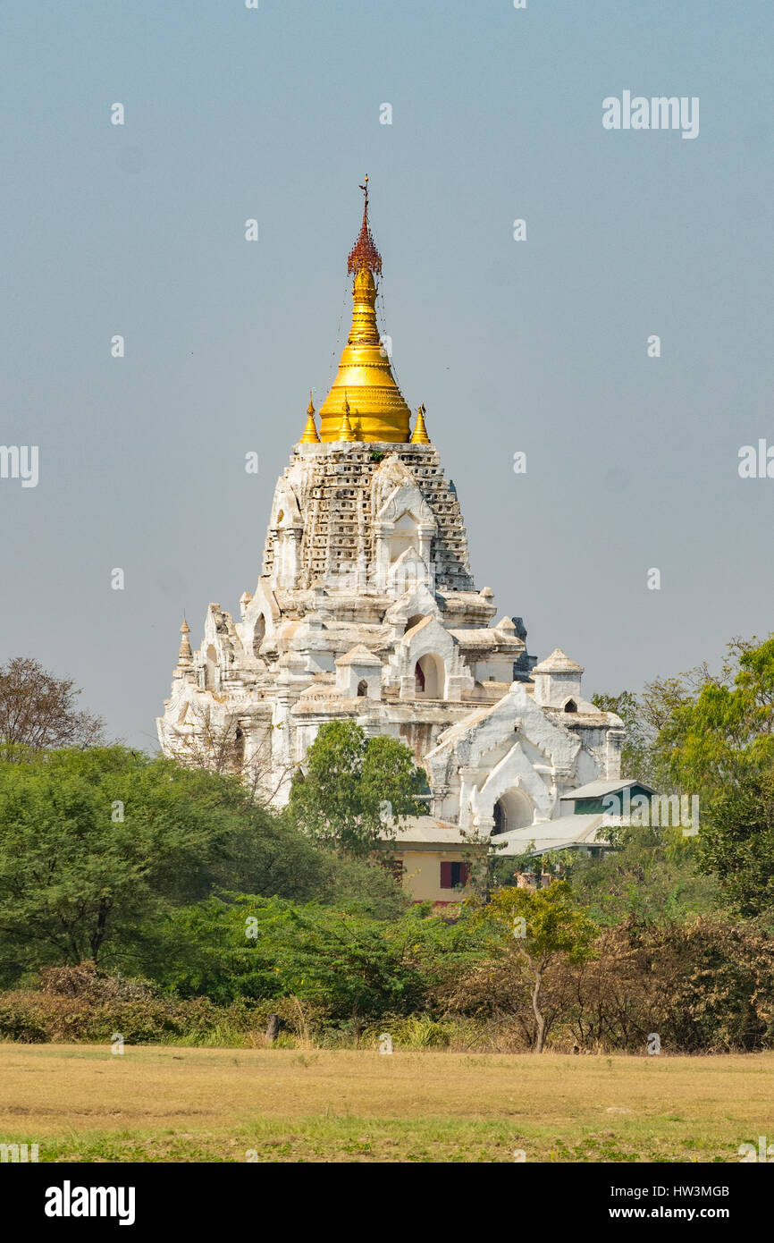 White Pagoda on River Irrawaddy, Minbu, Myanmar Stock Photo - Alamy