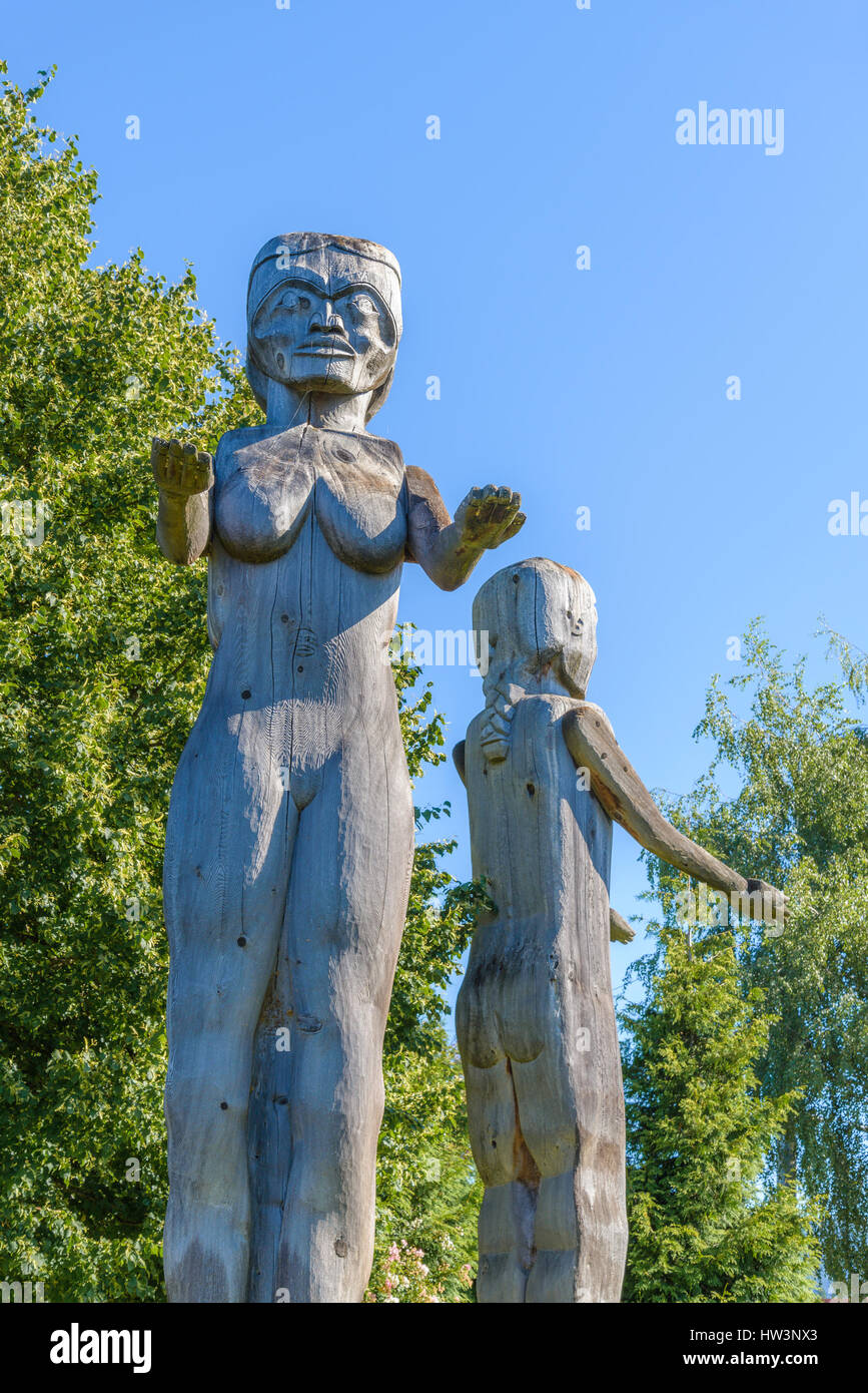 Coast salish welcoming figure hi-res stock photography and images - Alamy