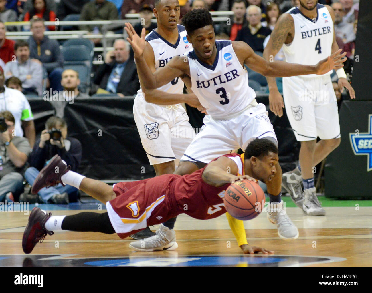 Milwaukee, Wisconsin, USA. 16th Mar, 2017. Winthrop's Keon Johnson ...