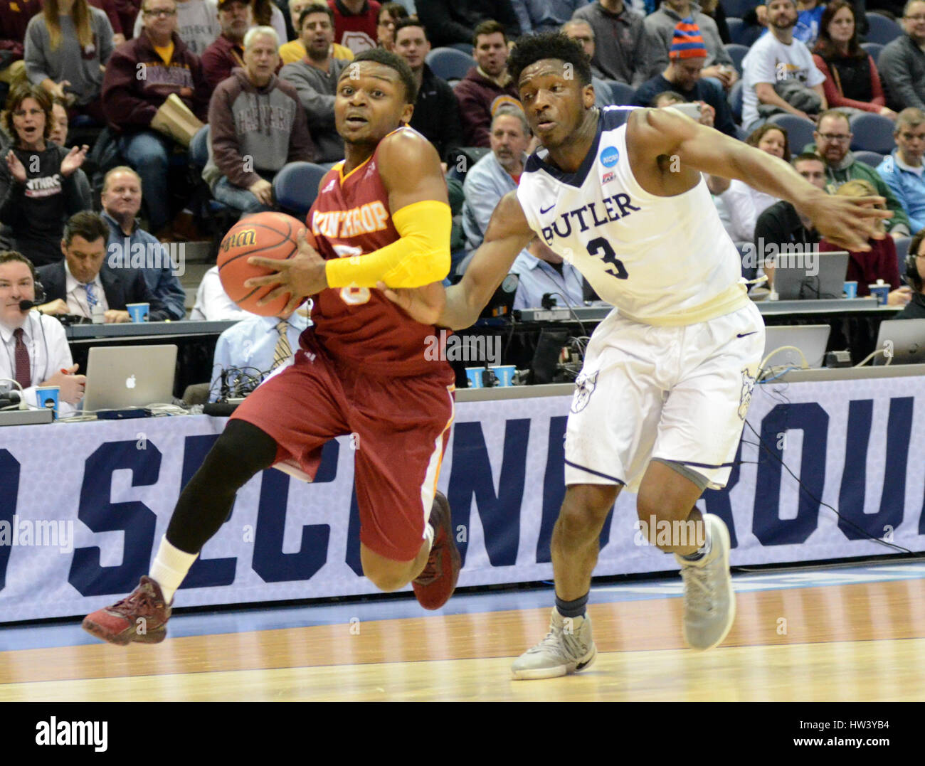 Milwaukee, Wisconsin, USA. 16th Mar, 2017. Winthrop's Keon Johnson ...