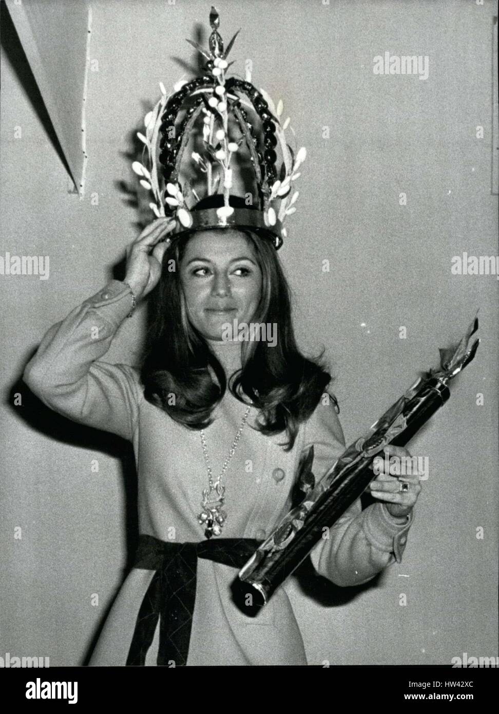 Keystone press crown hi-res stock photography and images - Alamy