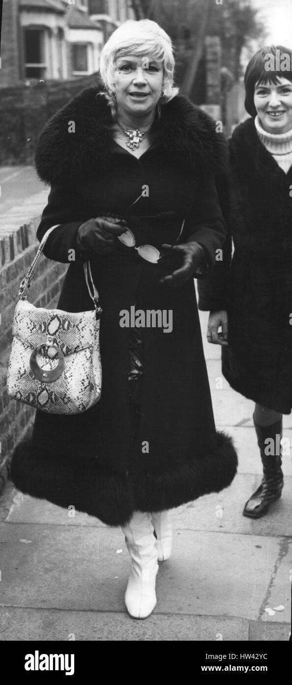 Apr. 04, 1971 - Dorothy Squires on Assault Charge: Singer Dorothy ...