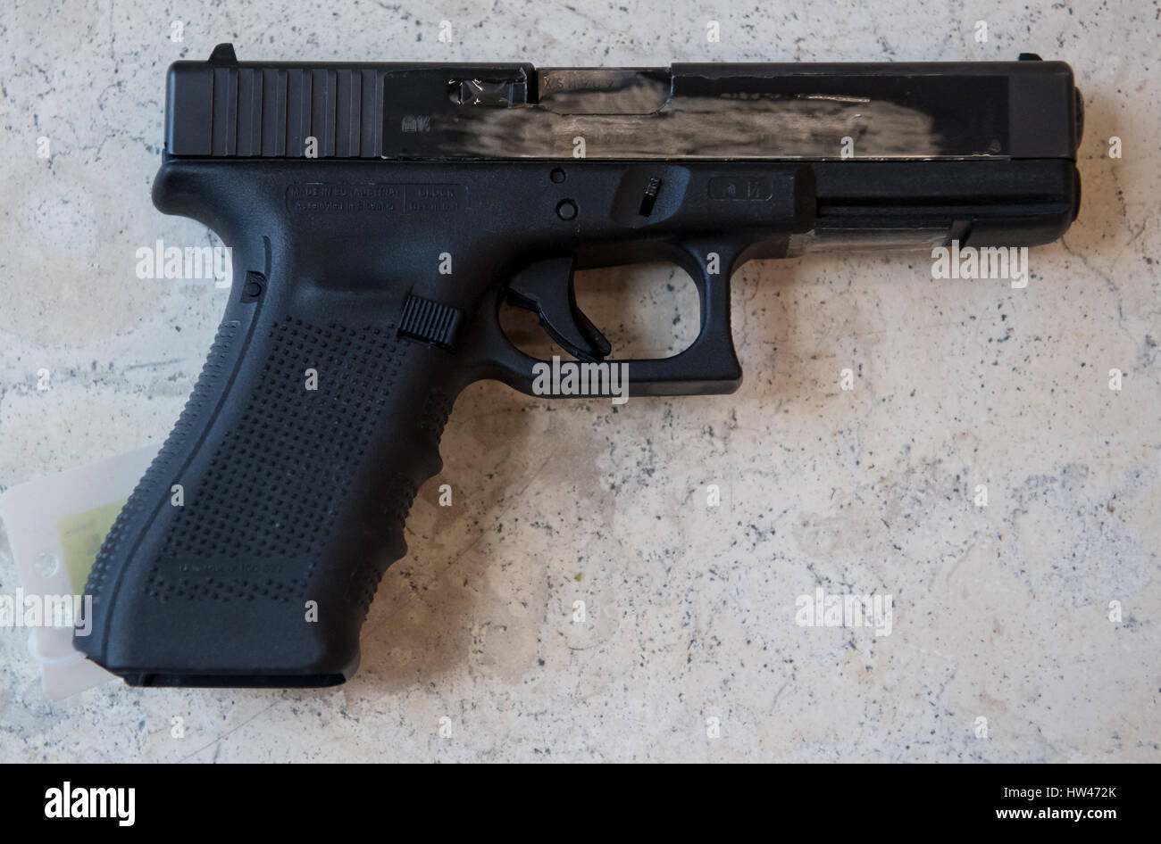 Glock 17 hi-res stock photography and images - Alamy