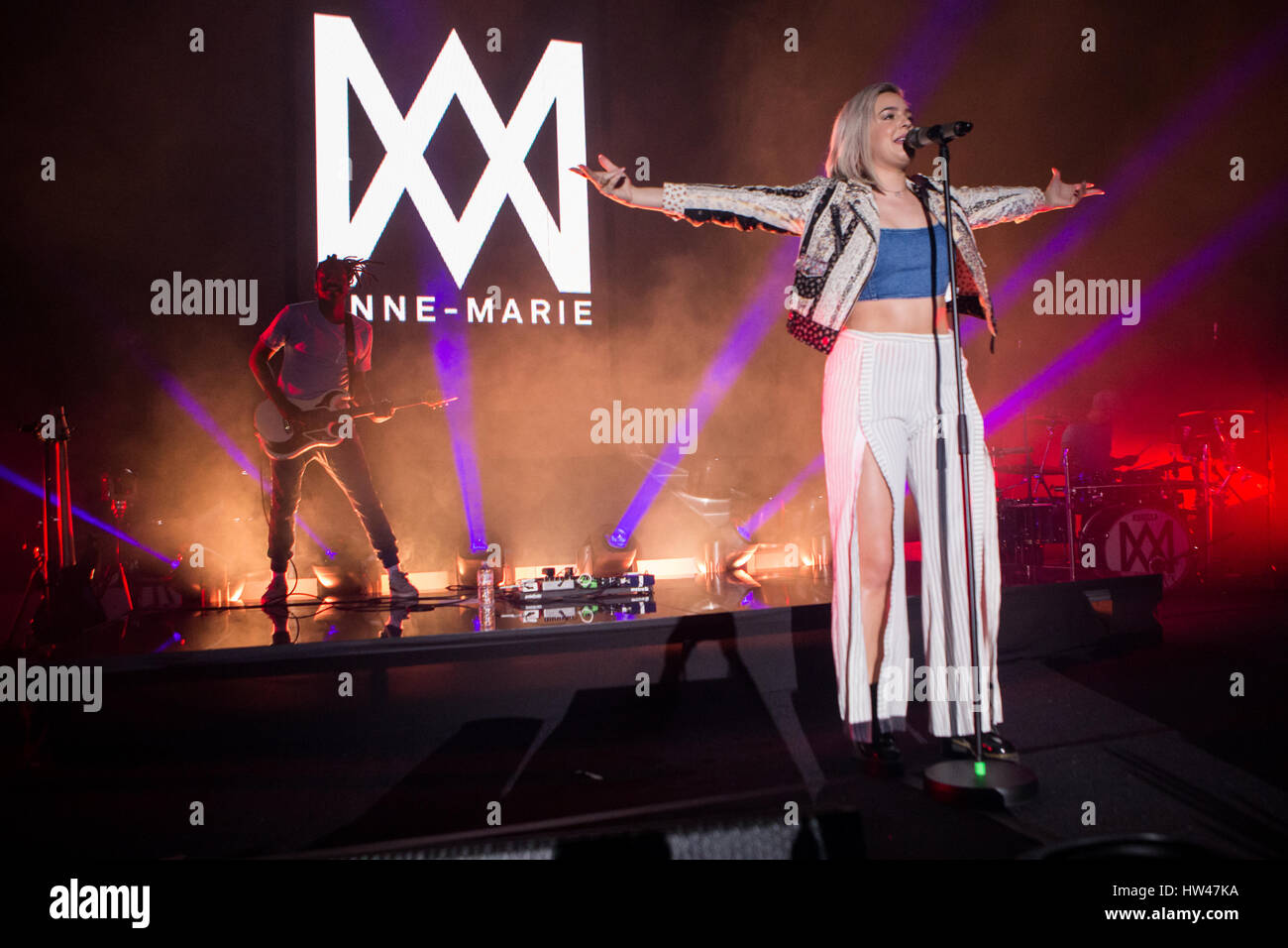 Anne marie singer hi-res stock photography and images - Alamy