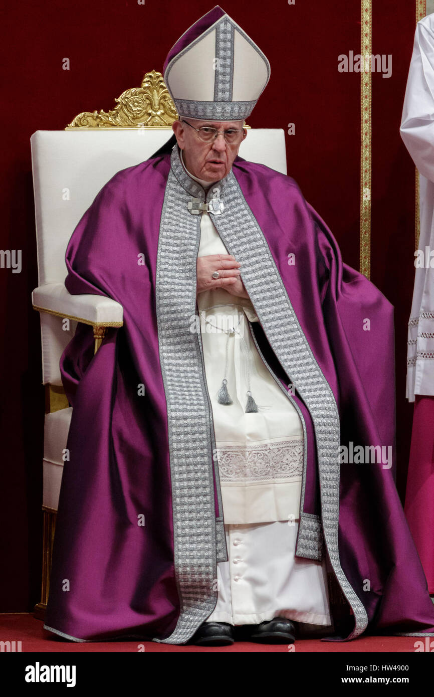 Pope francis confession hi-res stock photography and images - Alamy