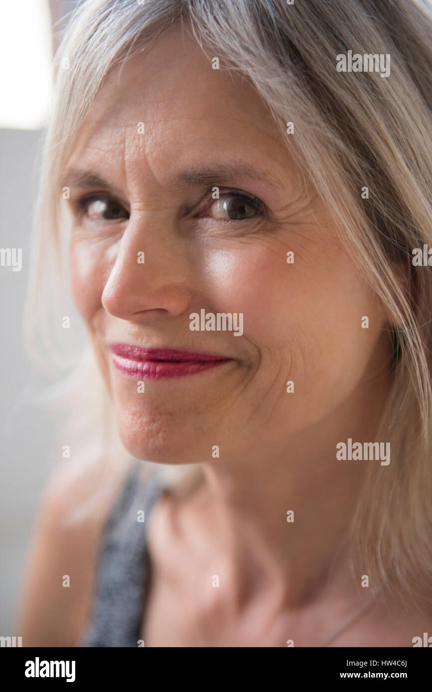 Portrait elderly woman smiling camera hi-res stock photography and ...