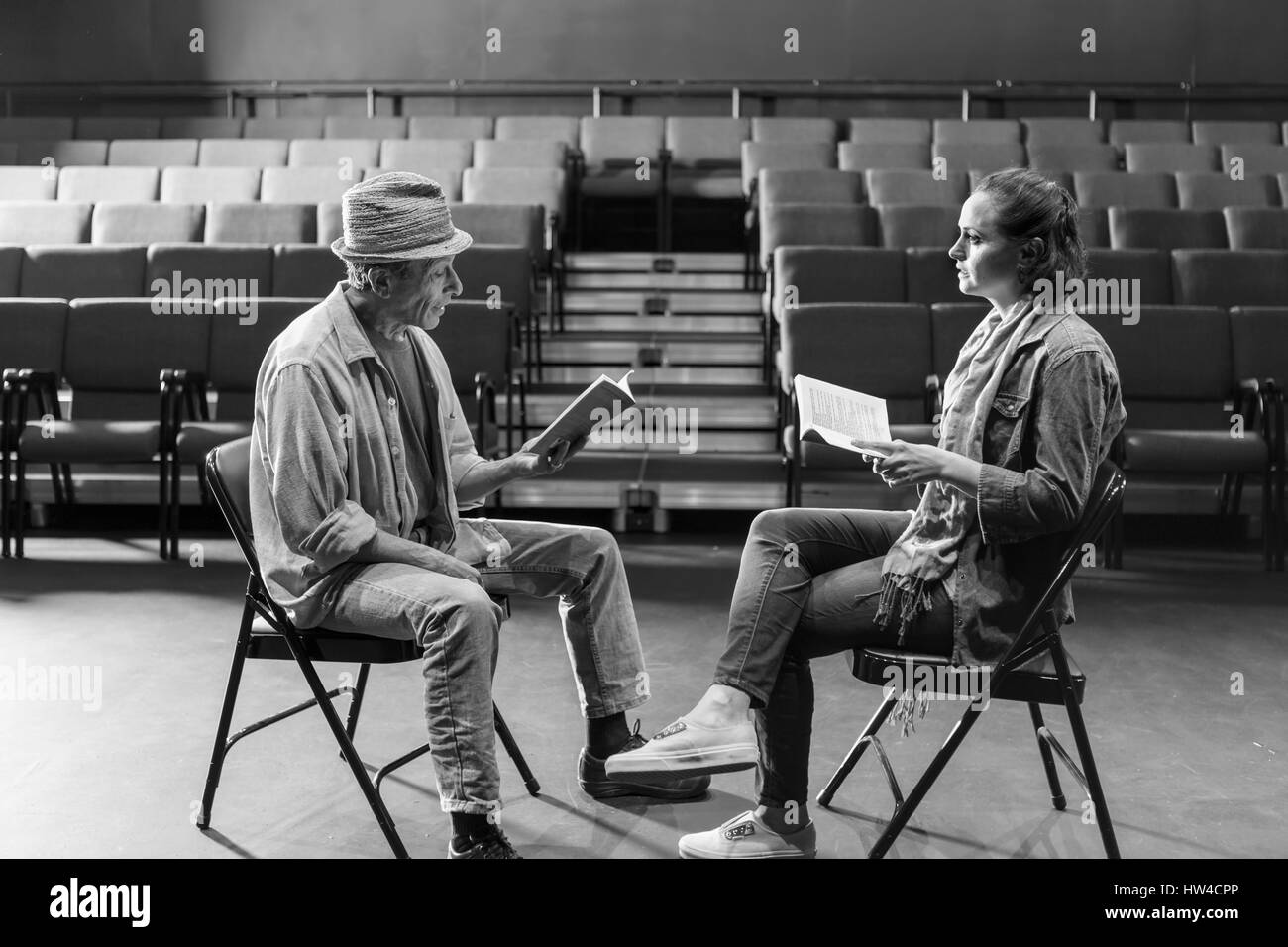 Actors rehearsing hi-res stock photography and images - Alamy