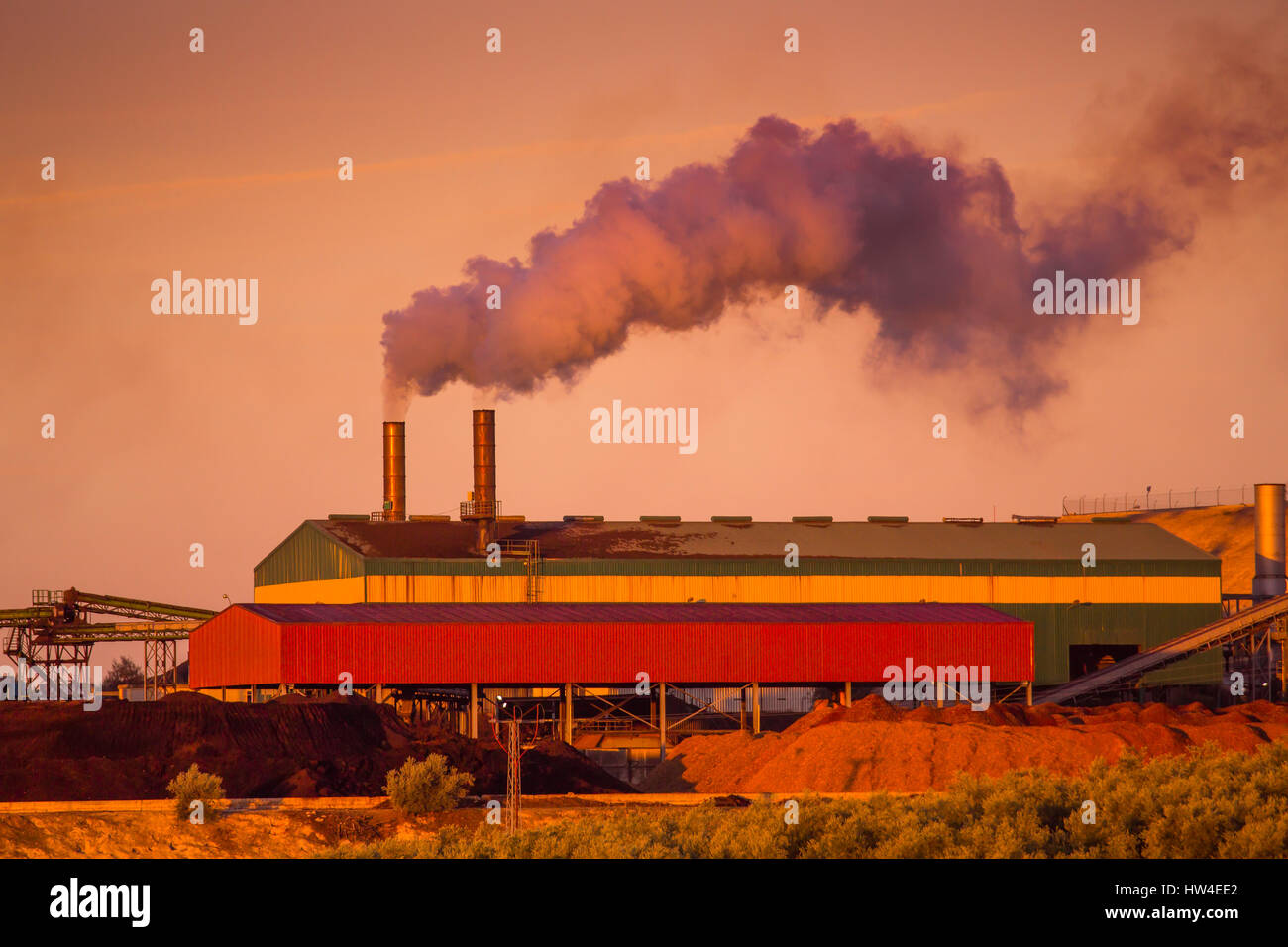 Contaminación del campo hi-res stock photography and images - Alamy