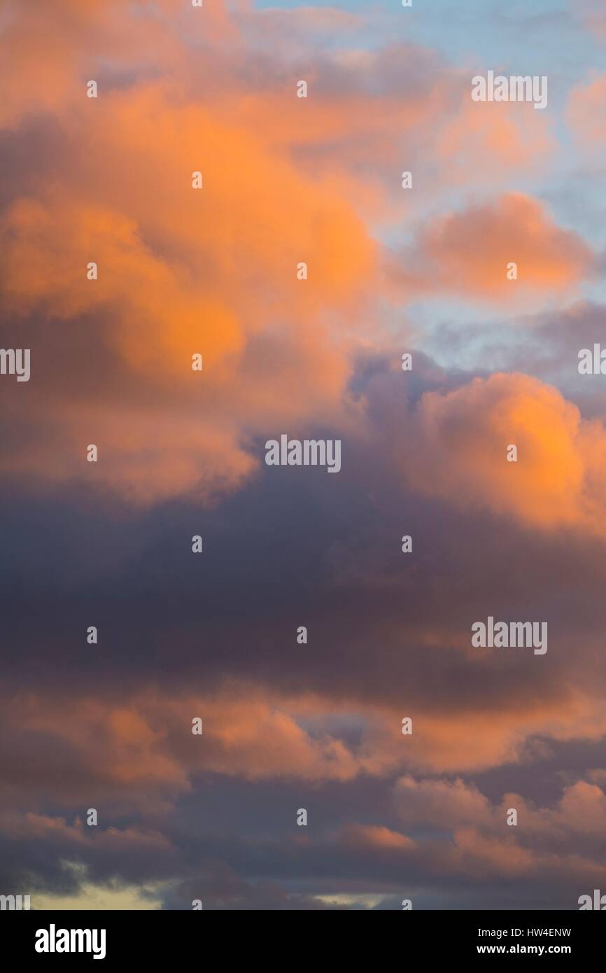Red sky with dramatic clouds Stock Photo - Alamy