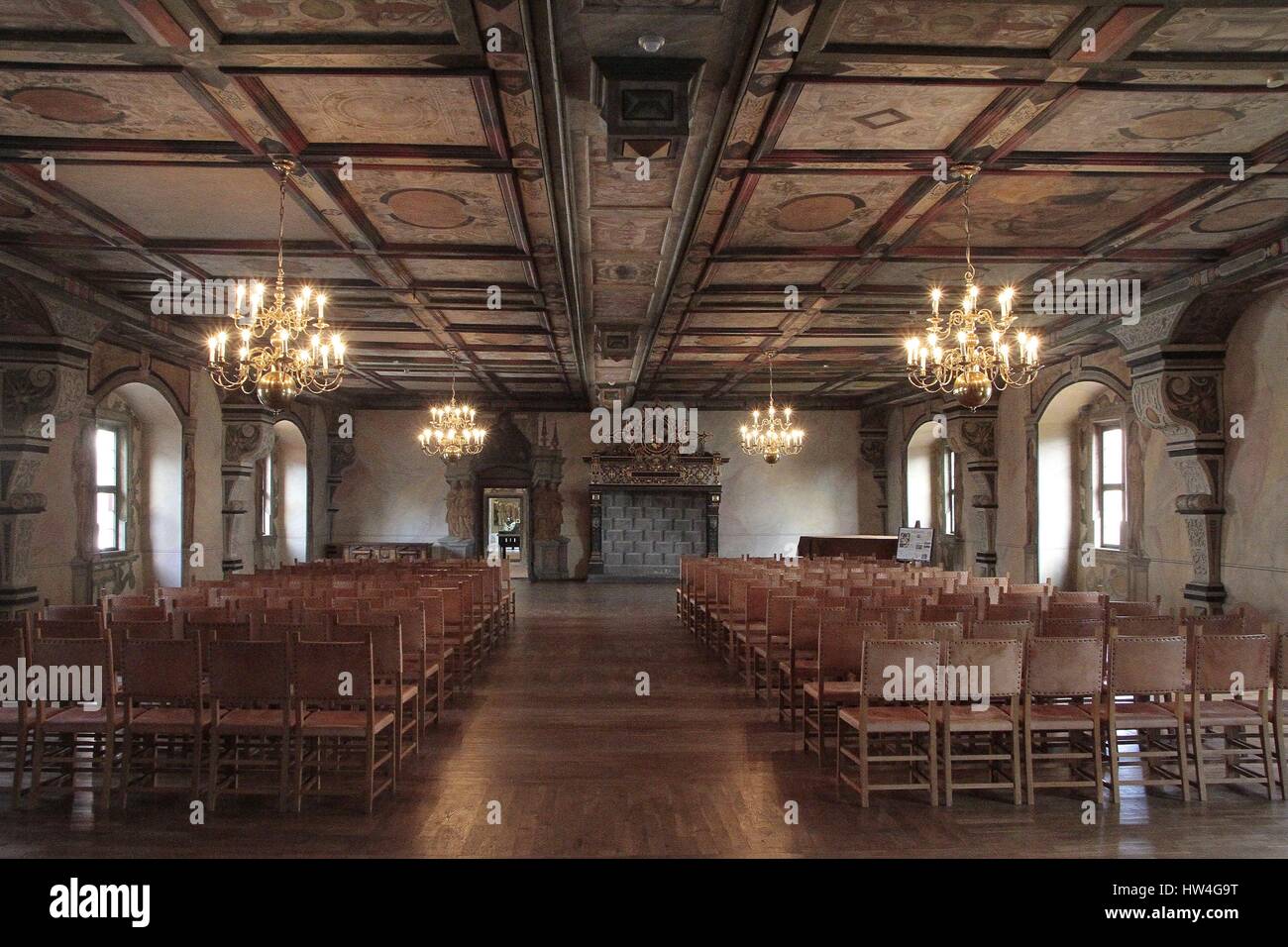 Hessian ceiling hi-res stock photography and images - Alamy