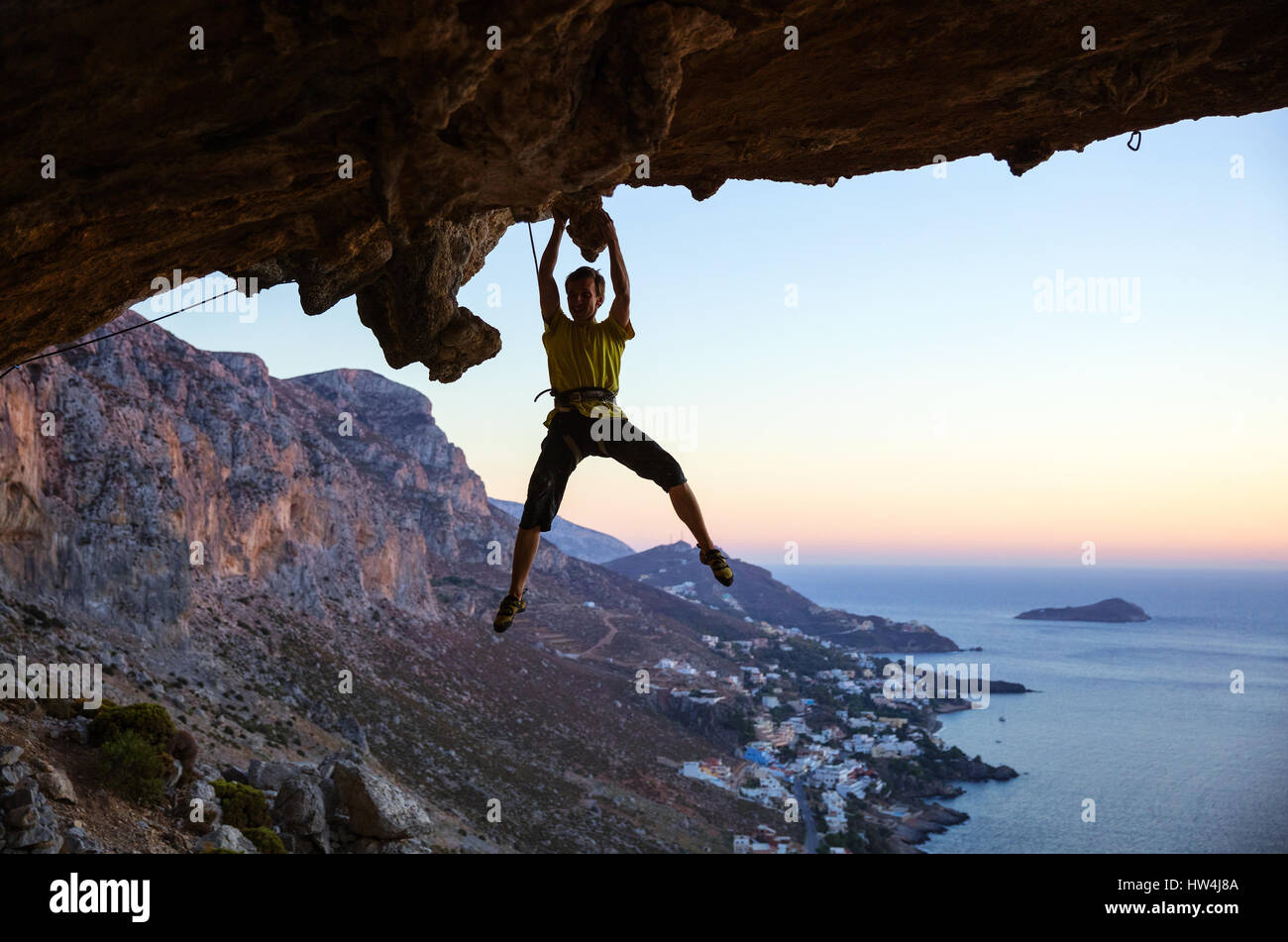 Strong male rock climber hi-res stock photography and images - Alamy
