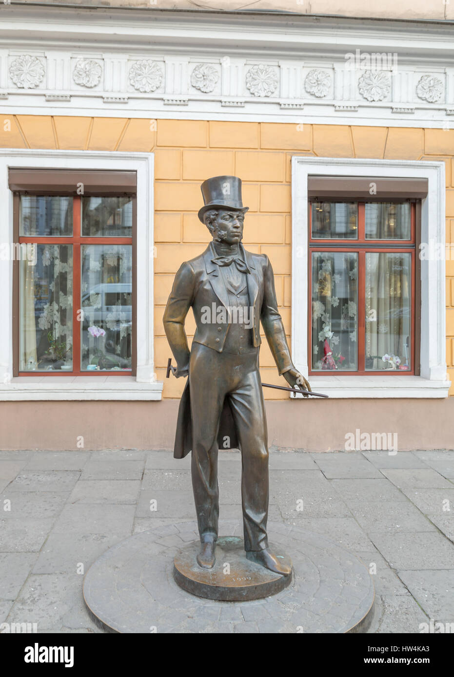 Pushkin monument on Pushkin street in Odessa, Ukraine Stock Photo - Alamy