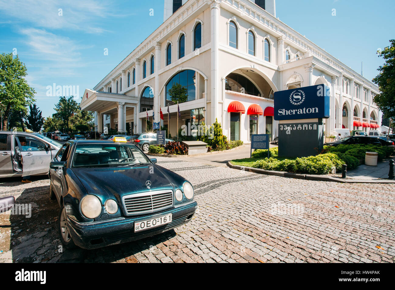 Hotel Car Parking High Resolution Stock Photography and Images - Alamy