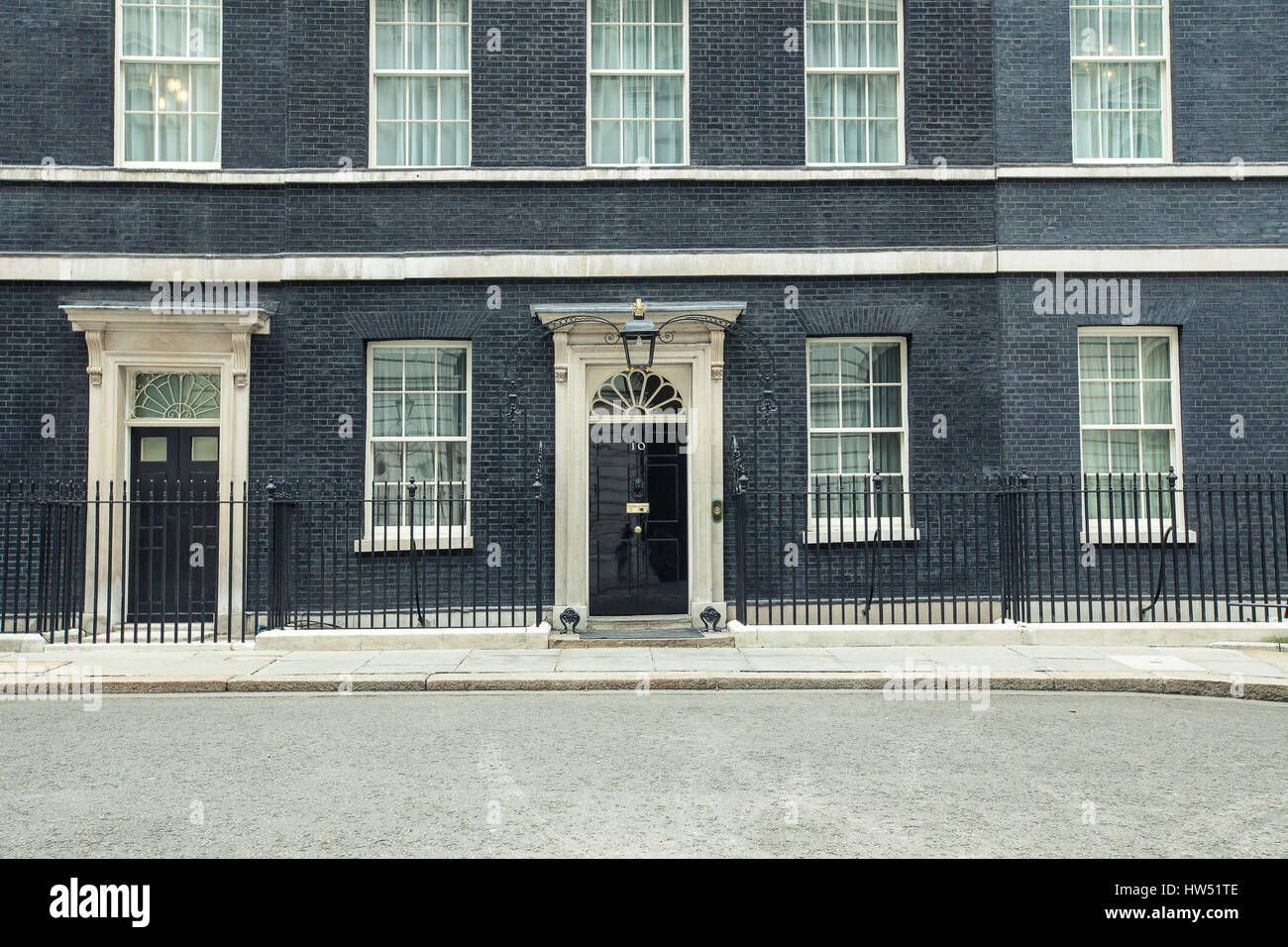 Office of the british prime minister hi-res stock photography and ...