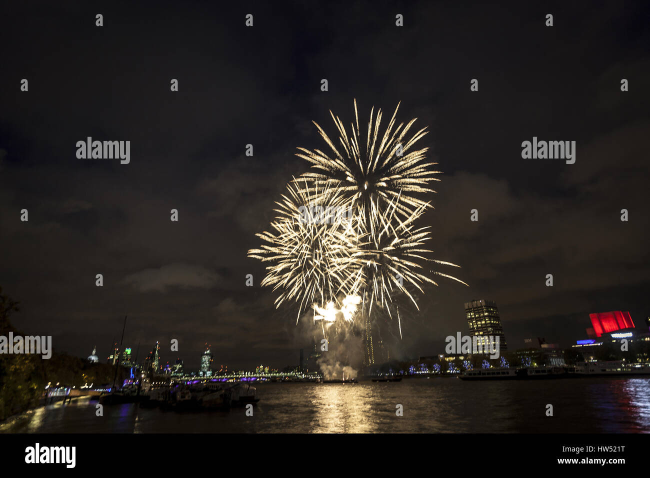 Firework displays hi-res stock photography and images - Alamy