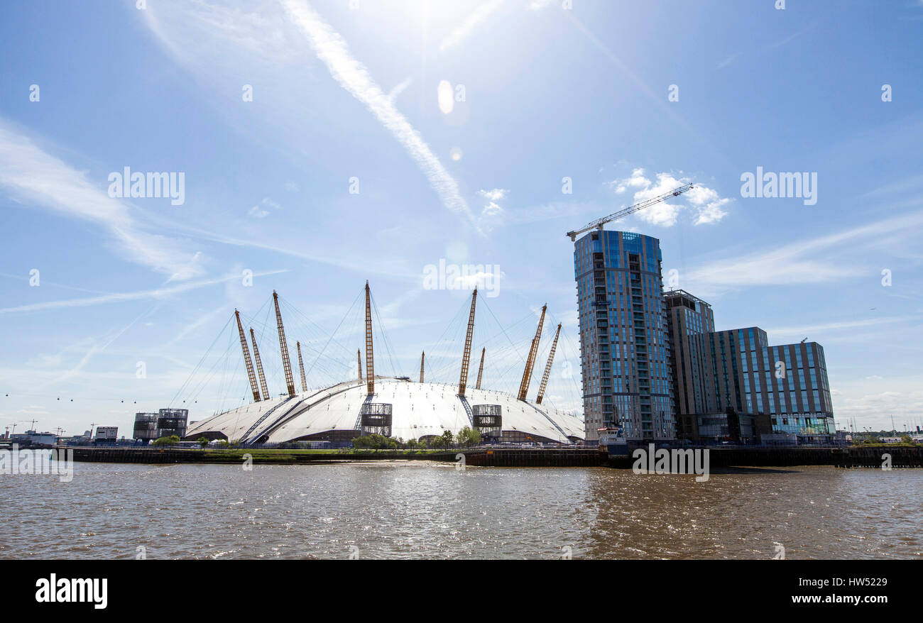 Cable cars of Emirates going over the O2 Arena in London, United ...