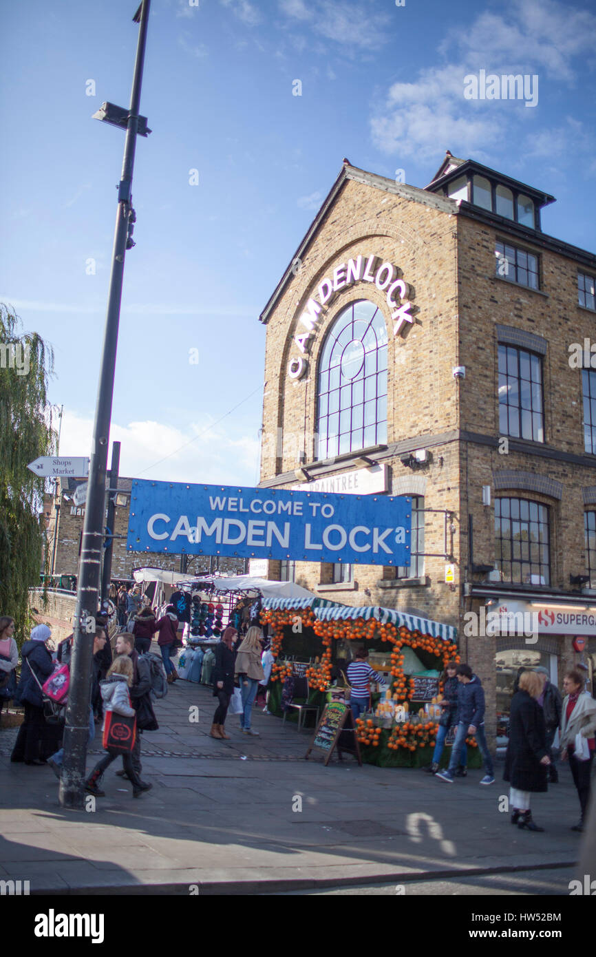 Welcome sign in camden lock hi-res stock photography and images - Alamy