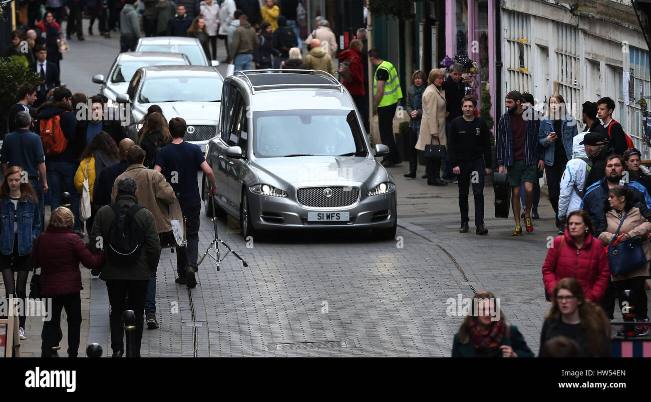 The hearse carrying the body of 7ft7in Game of Thrones actor Neil ...
