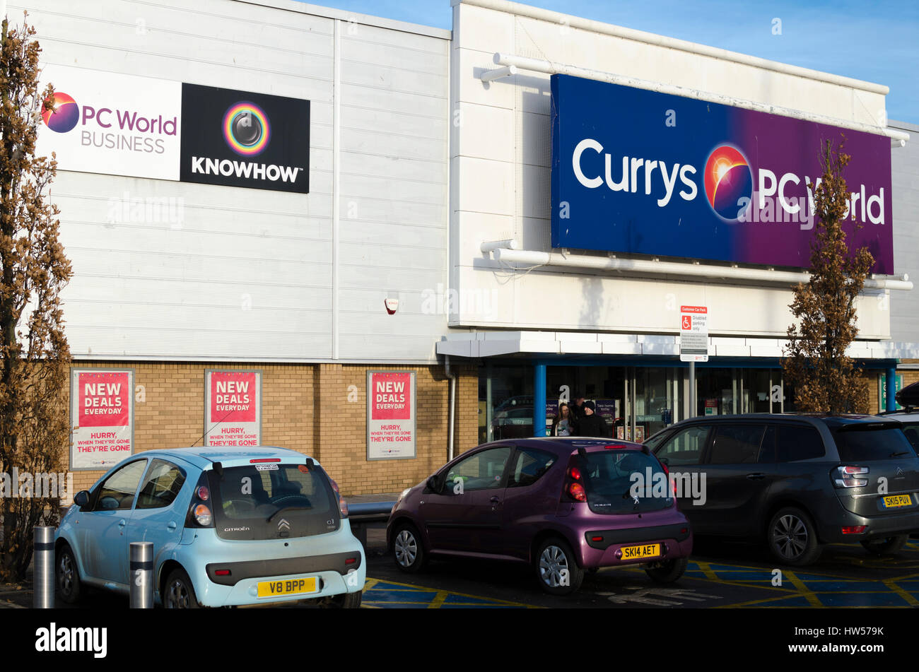 Retail shopping park edinburgh hi-res stock photography and images - Alamy