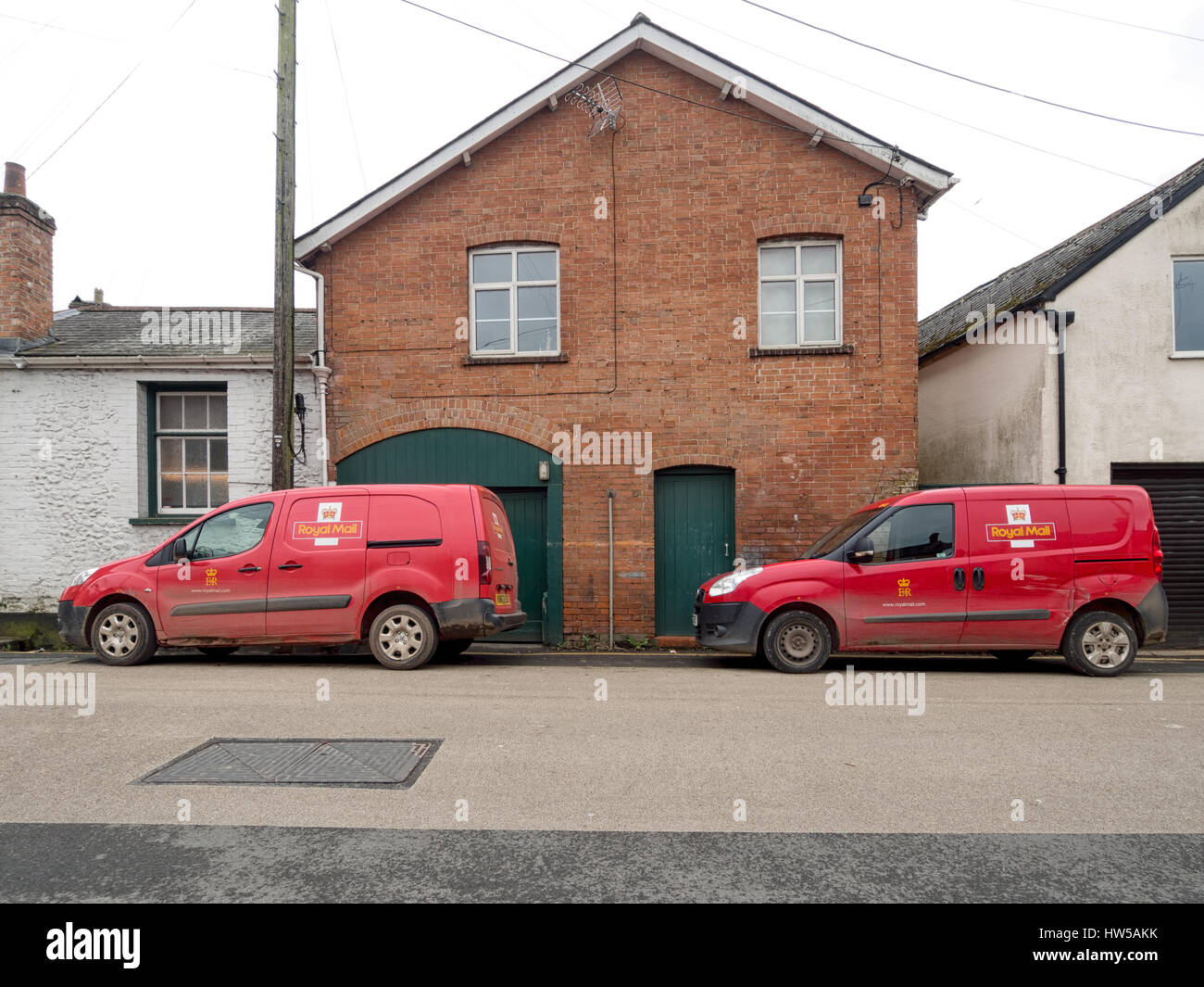 Parked royal mail vans hi-res stock photography and images - Alamy