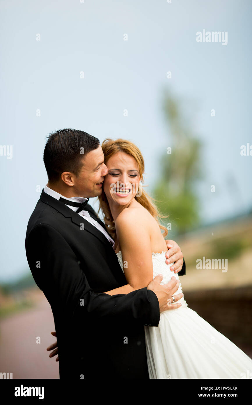 Wedding couple outdoor Stock Photo - Alamy