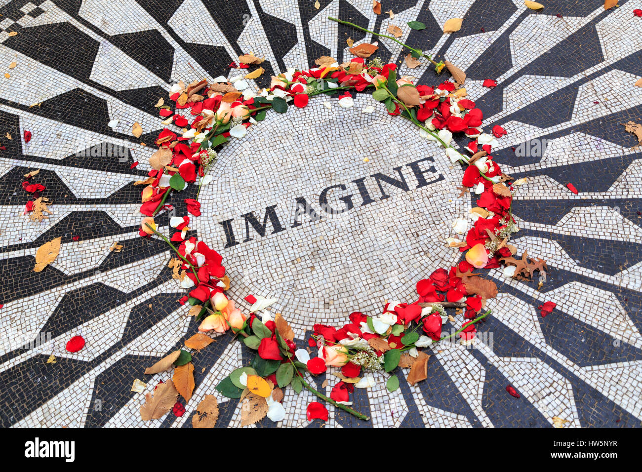 USA, New York City, Manhattan, Central Park, Strawberry Fields, Imagine ...