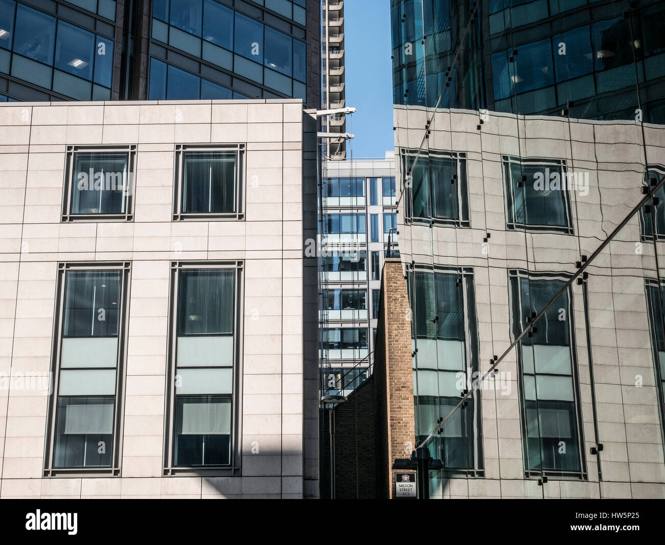 London city blocks hi-res stock photography and images - Alamy