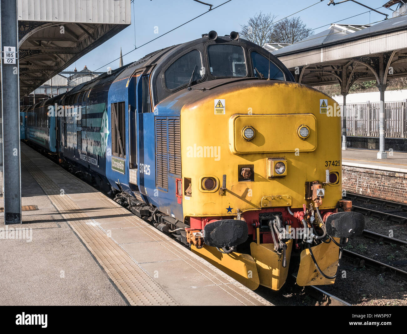 Class 37425 concrete bob locomotive hi-res stock photography and images ...