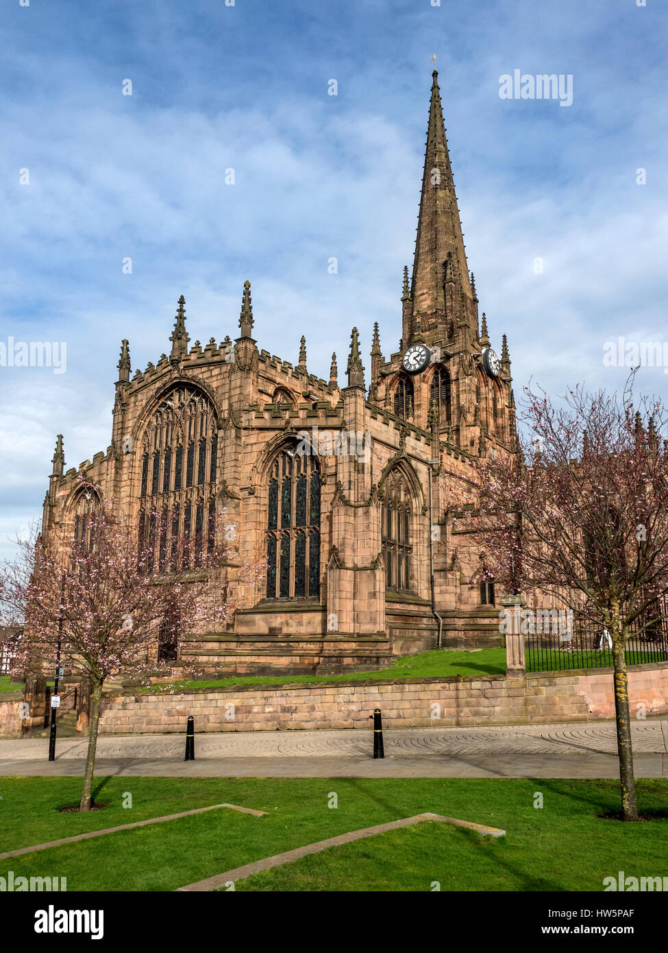 Rotherham minster gardens hi-res stock photography and images - Alamy