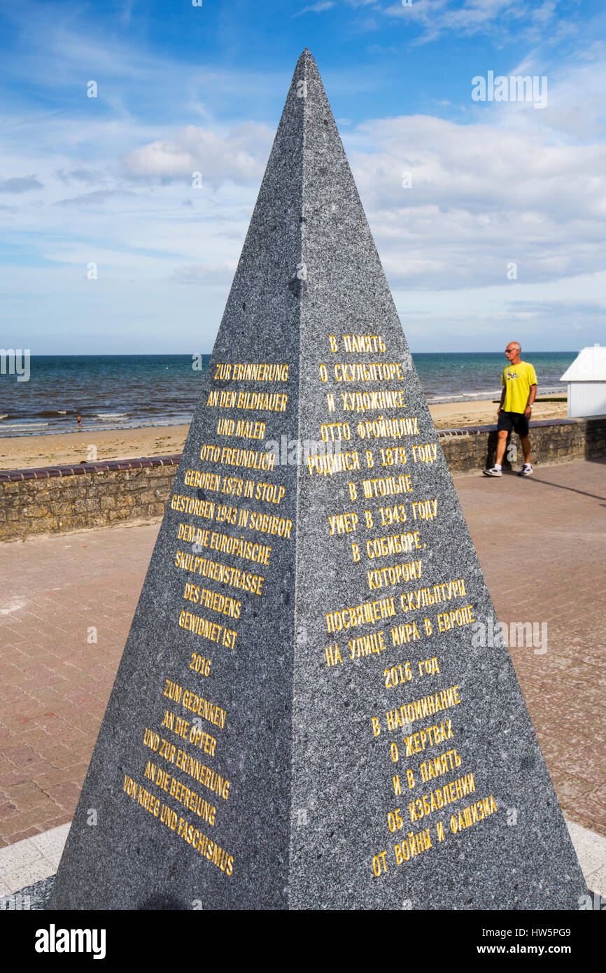 A memorial to dead soldiers who died during the Normandy landings in ...