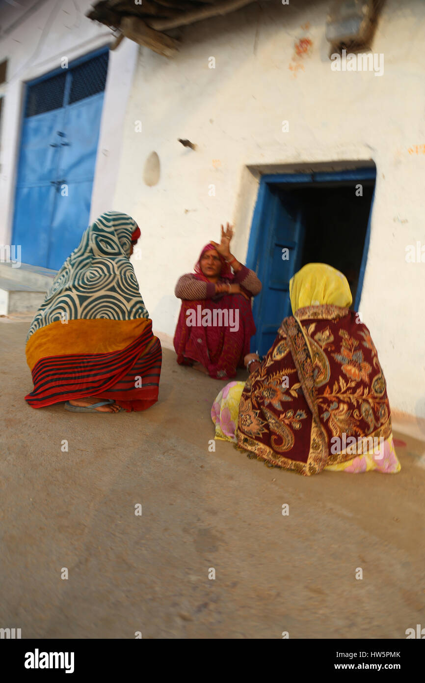 India indian chatting indians hi-res stock photography and images - Alamy