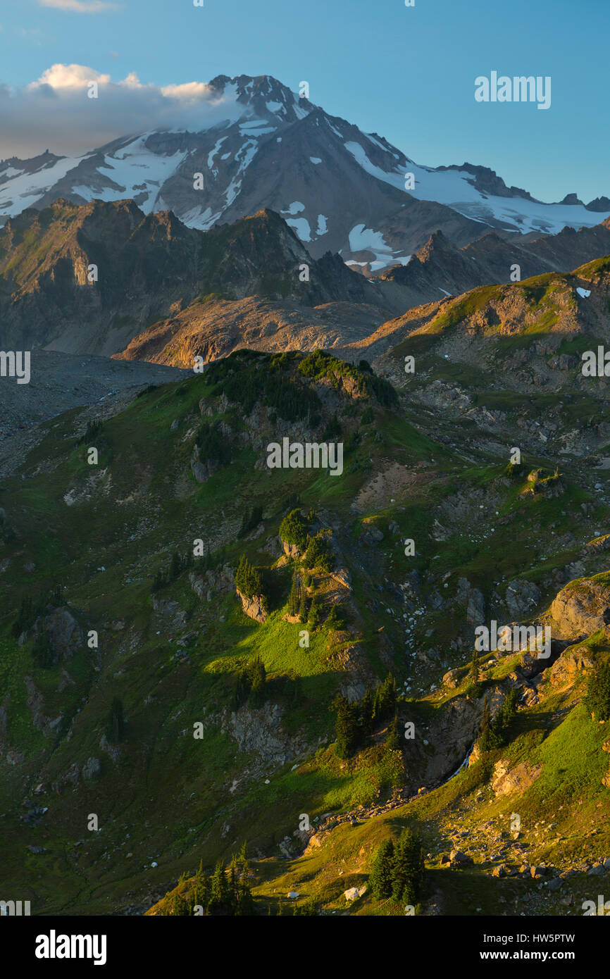 North cascade range hi-res stock photography and images - Alamy