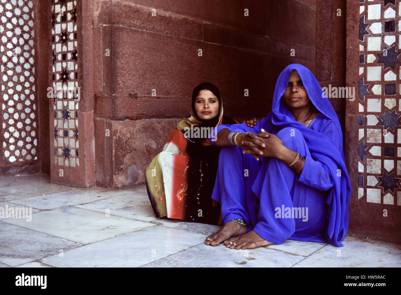 Nomadic women, Fatehpur Sikri, India Stock Photo - Alamy