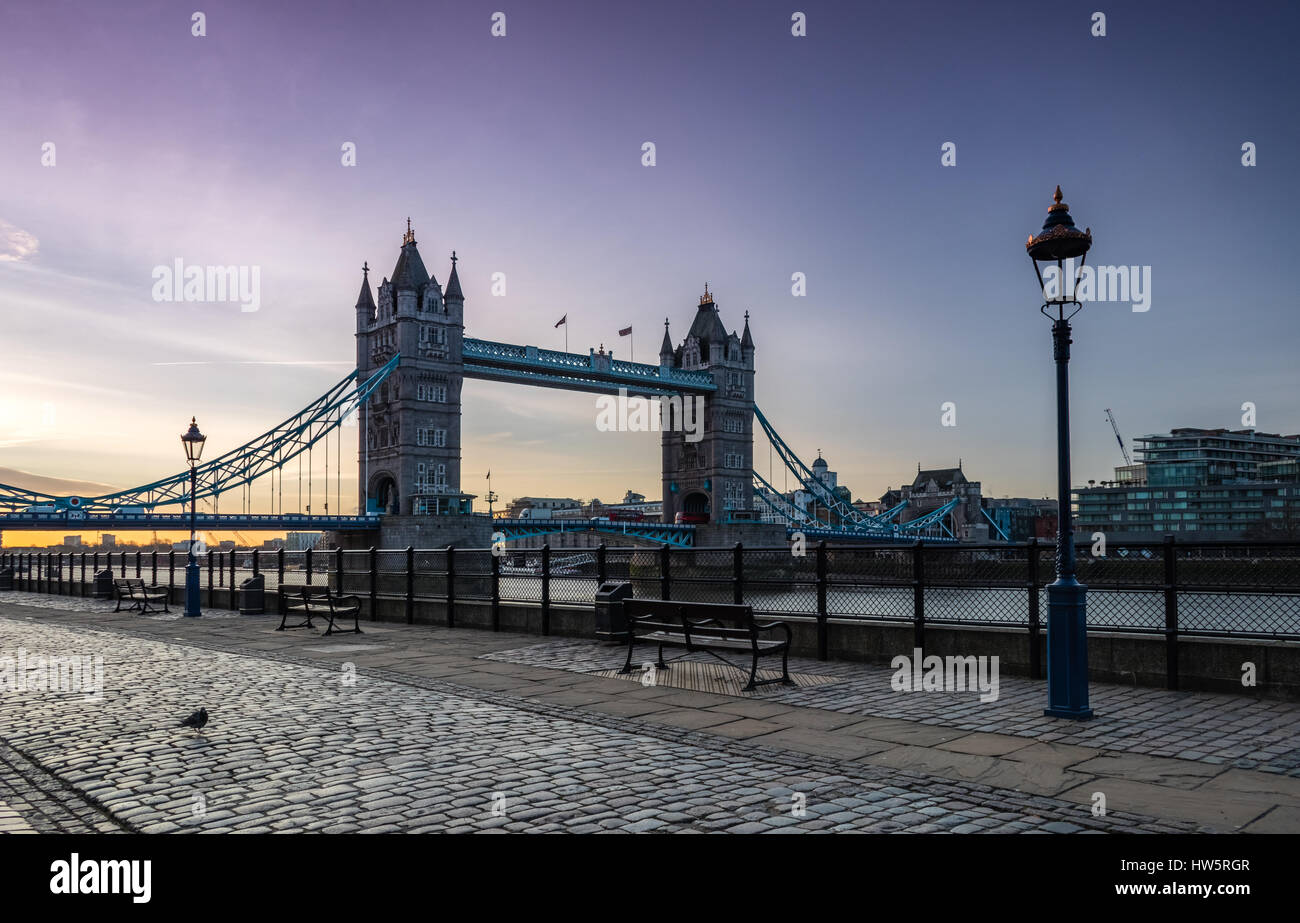 Sunrise over tower bridge Stock Photo - Alamy
