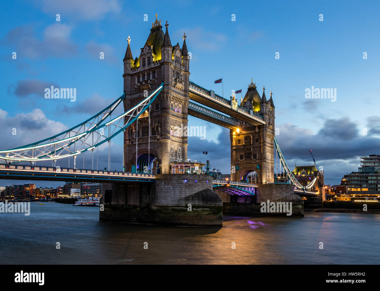 Sunrise over tower bridge Stock Photo - Alamy