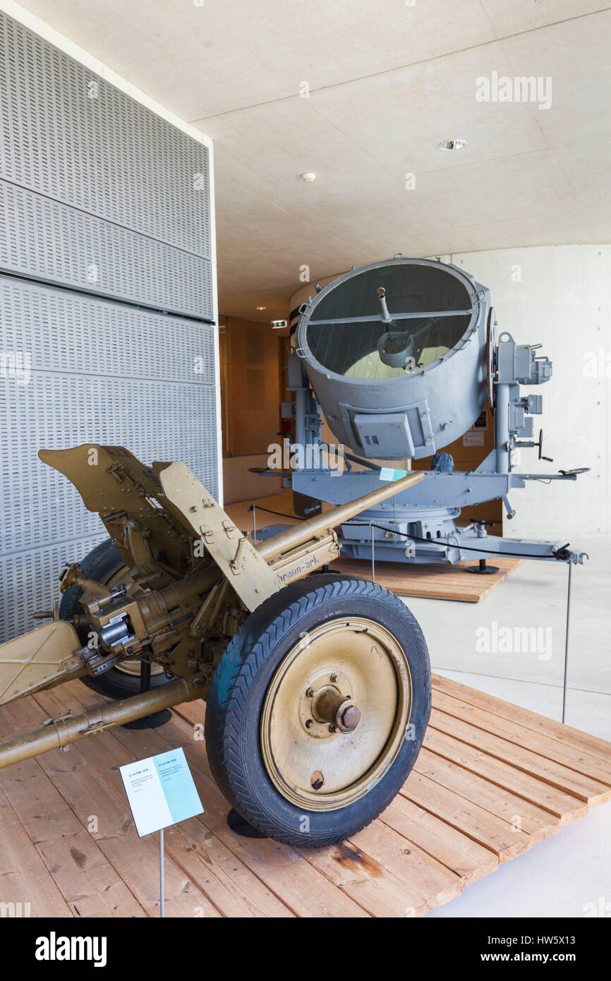 Artillery ww2 hi-res stock photography and images - Alamy