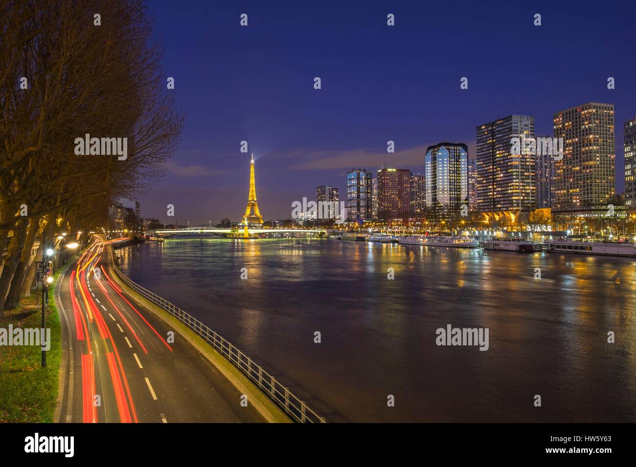 France, Paris, UNESCO World Heritage site, the banks of the Seine river ...