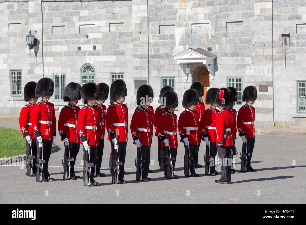 Royal 22nd regiment hi-res stock photography and images - Alamy