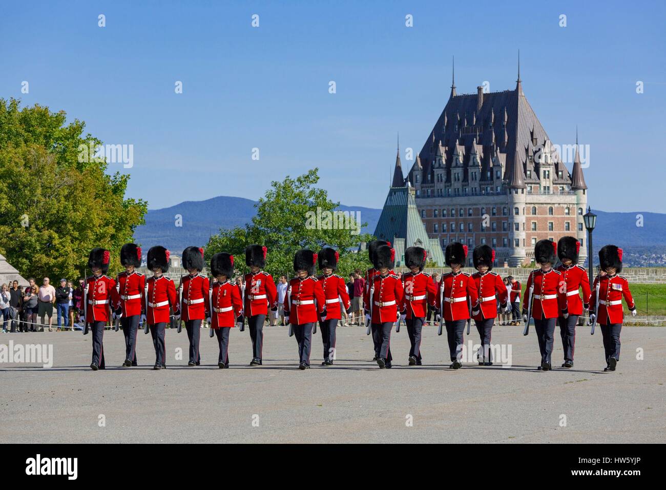 Royal 22nd regiment hi-res stock photography and images - Alamy
