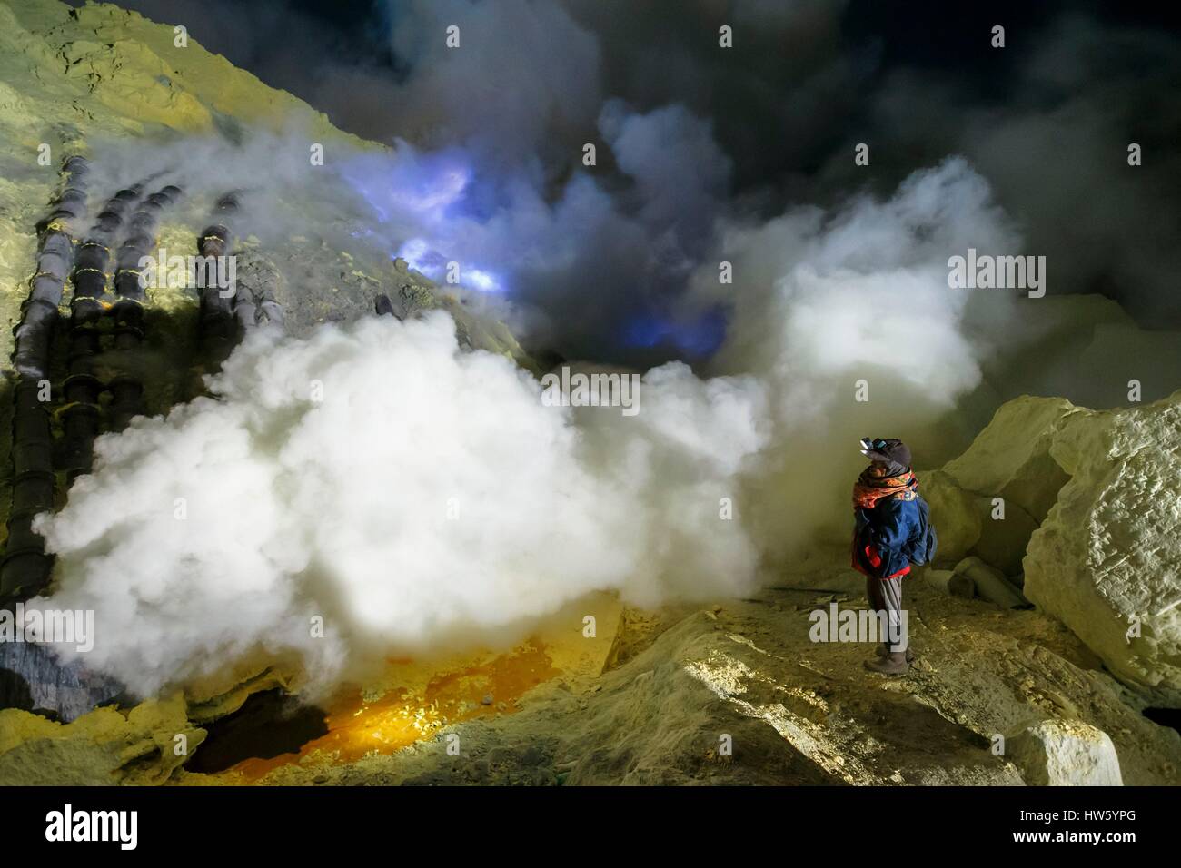 Blue flames at ijen volcano hi-res stock photography and images - Alamy