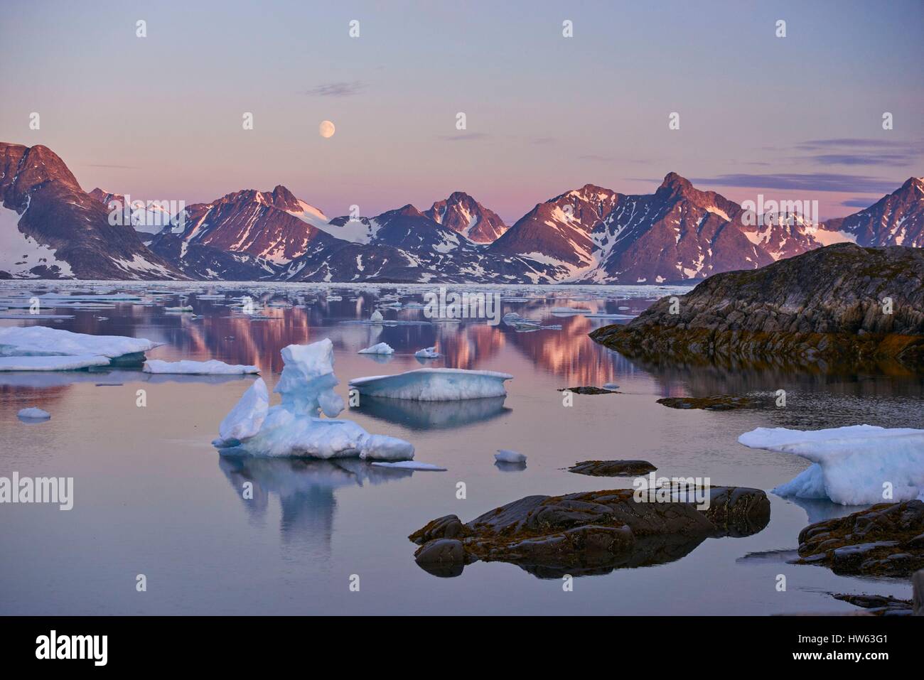 Polar day summer arctic moon hi-res stock photography and images - Alamy