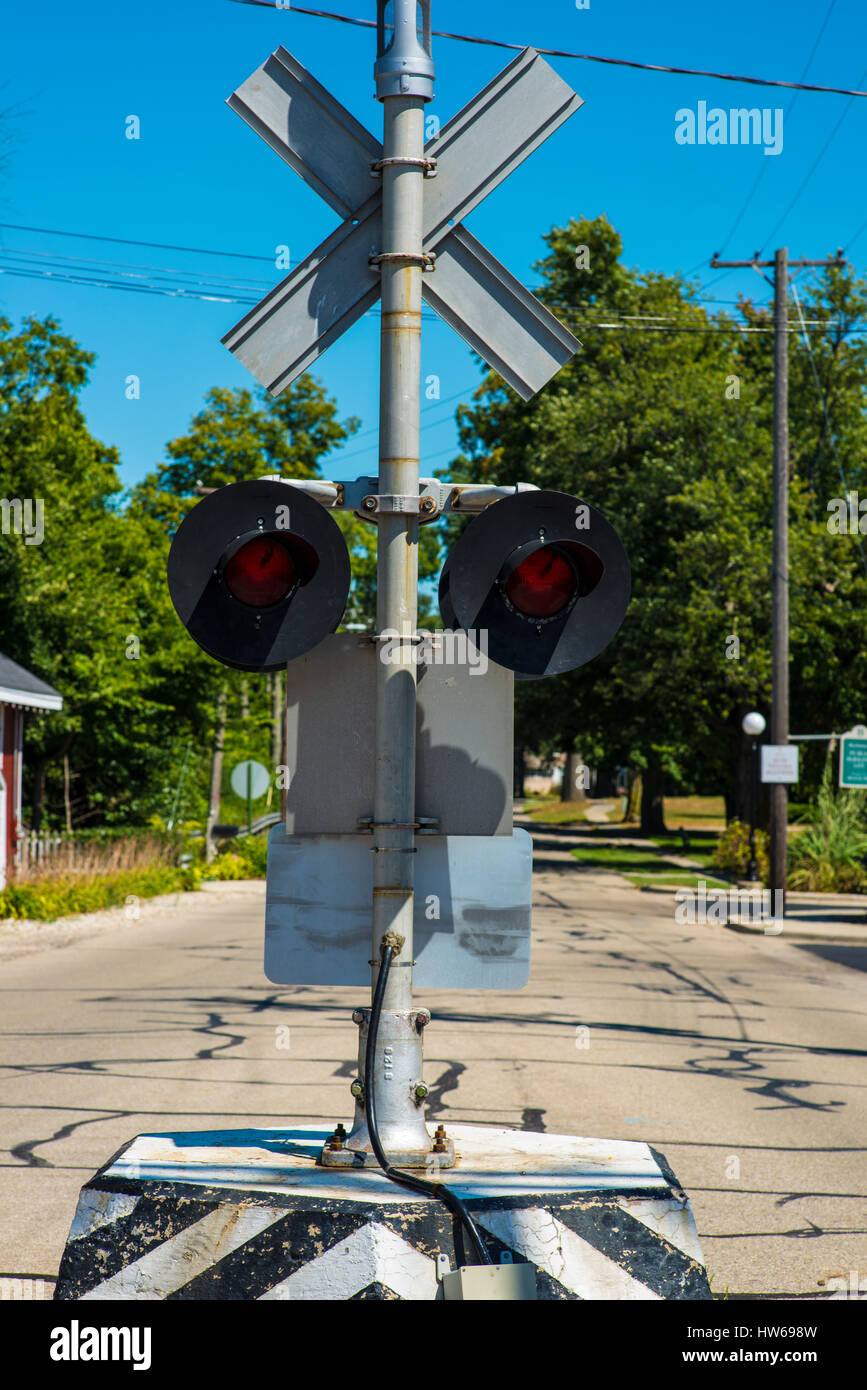 train crossing railroad Stock Photo - Alamy
