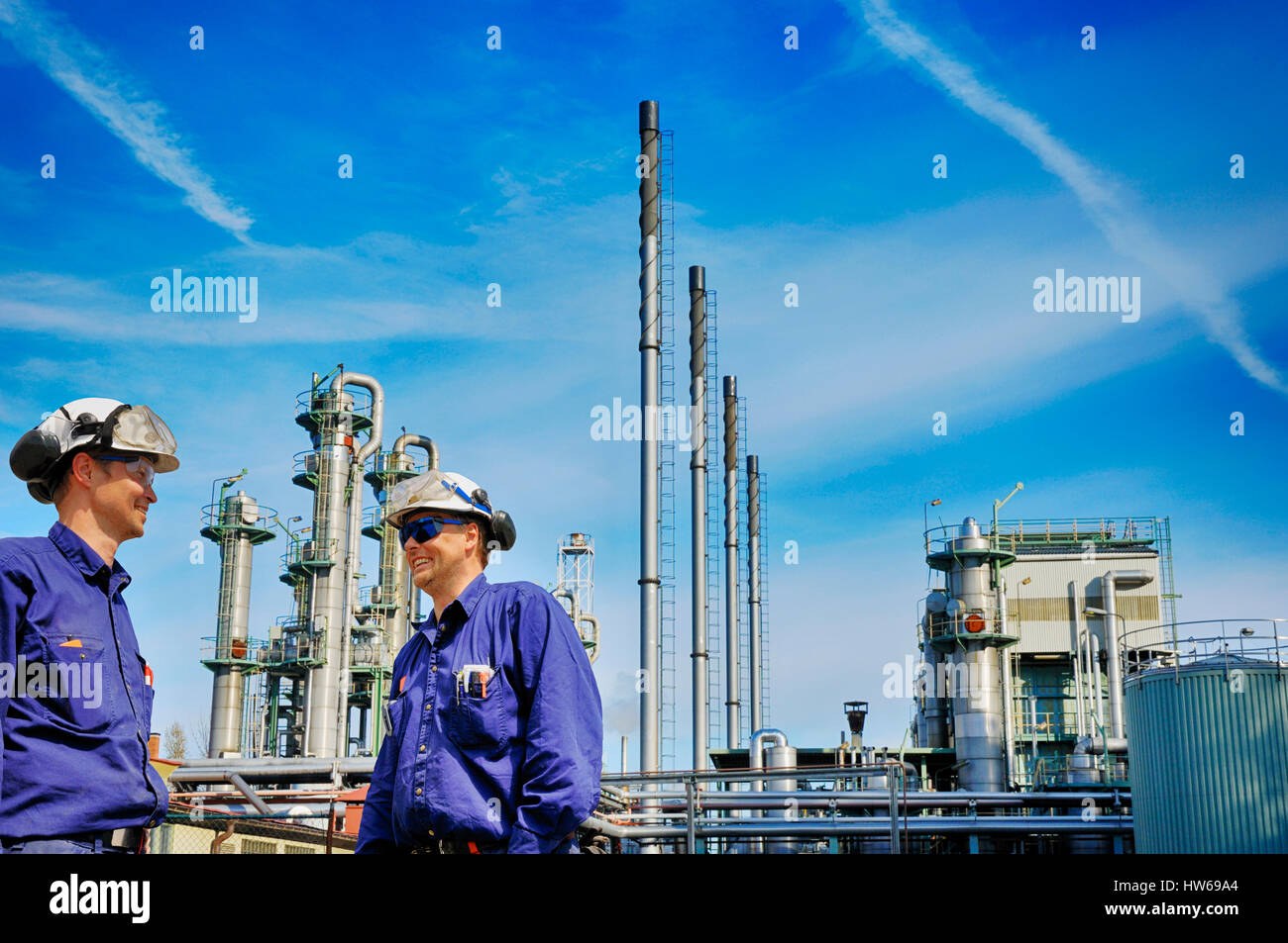 Chemical engineer model hi-res stock photography and images - Alamy