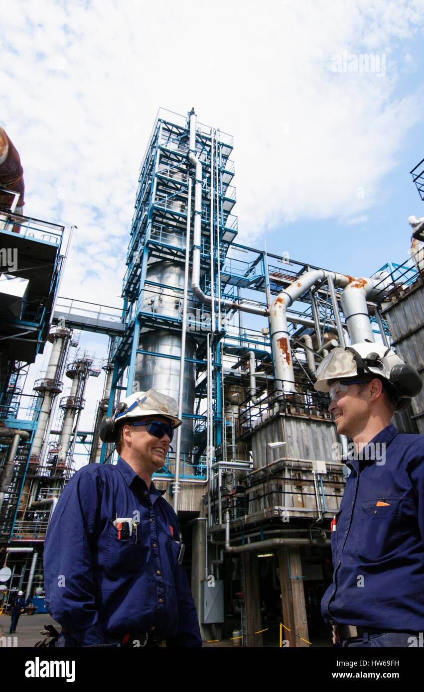 Refinery model hi-res stock photography and images - Alamy