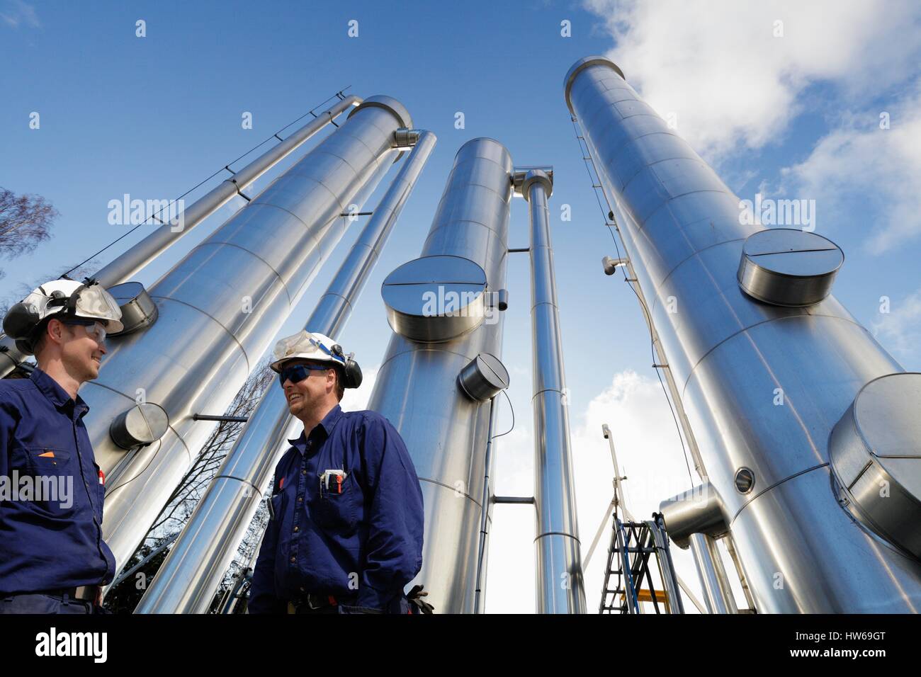 Pipework Worker High Resolution Stock Photography and Images - Alamy