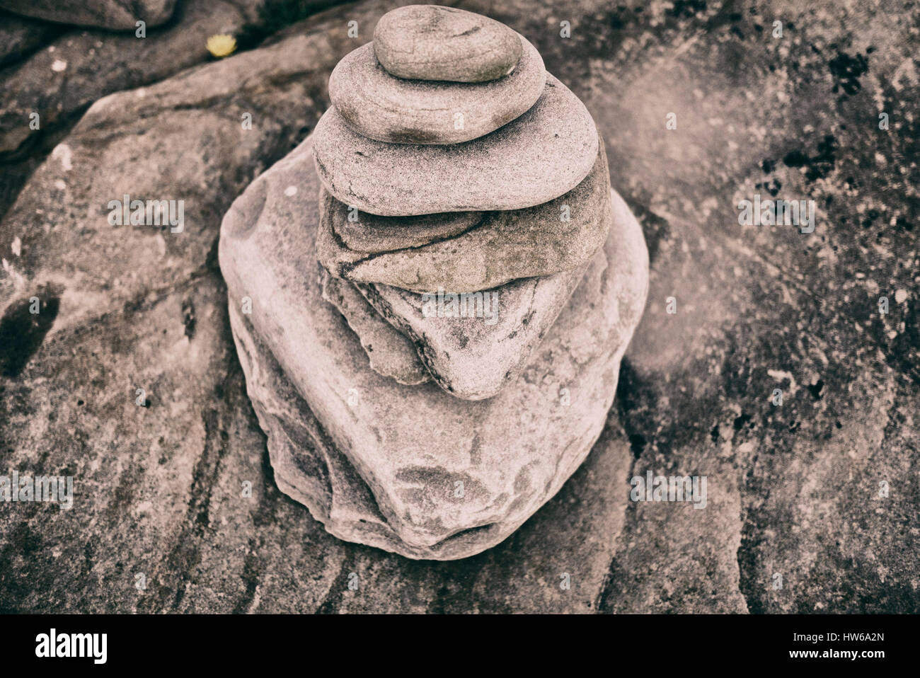 Stoney shoreline hi-res stock photography and images - Alamy
